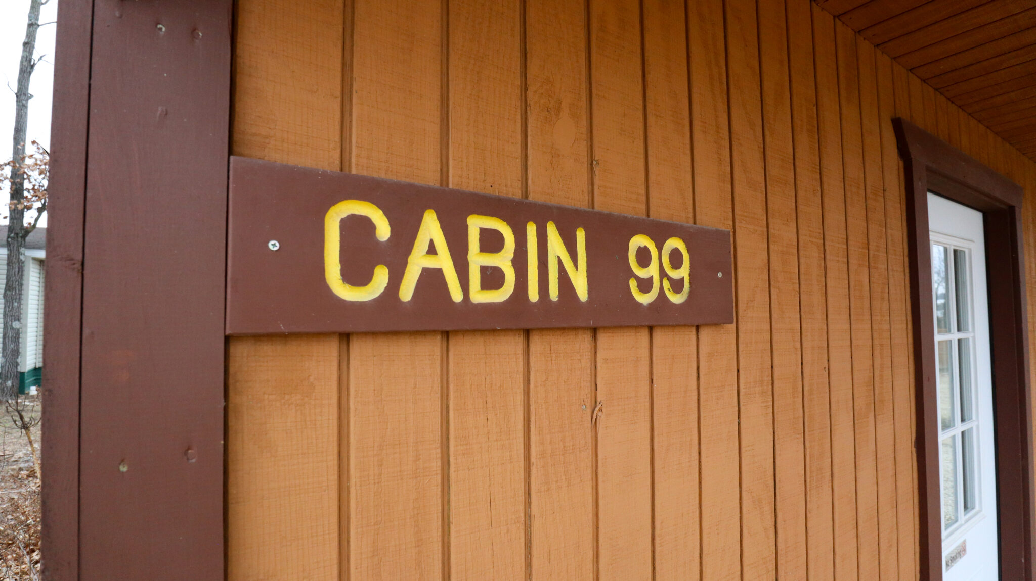 Deluxe Cabins | Champions Riverside Resort