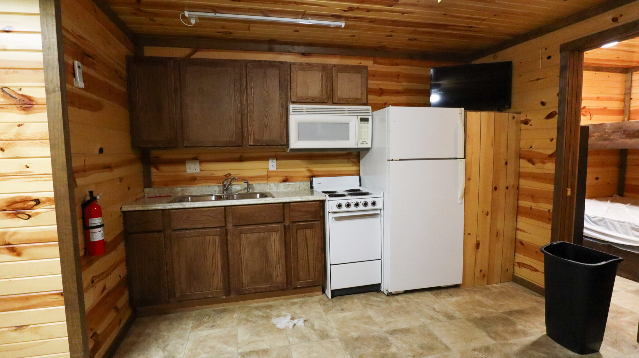 Deluxe Cabins | Champions Riverside Resort